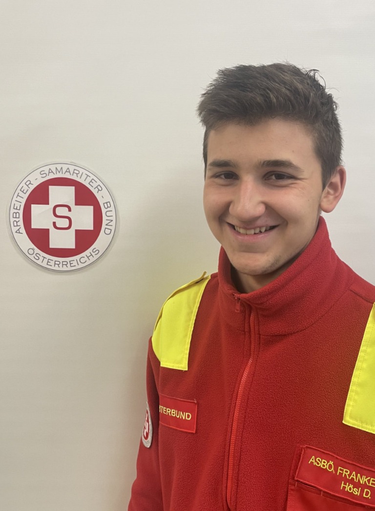 ZDL Daniel Hösl besteht Rettungssanitäter-Prüfung – Samariterbund ...